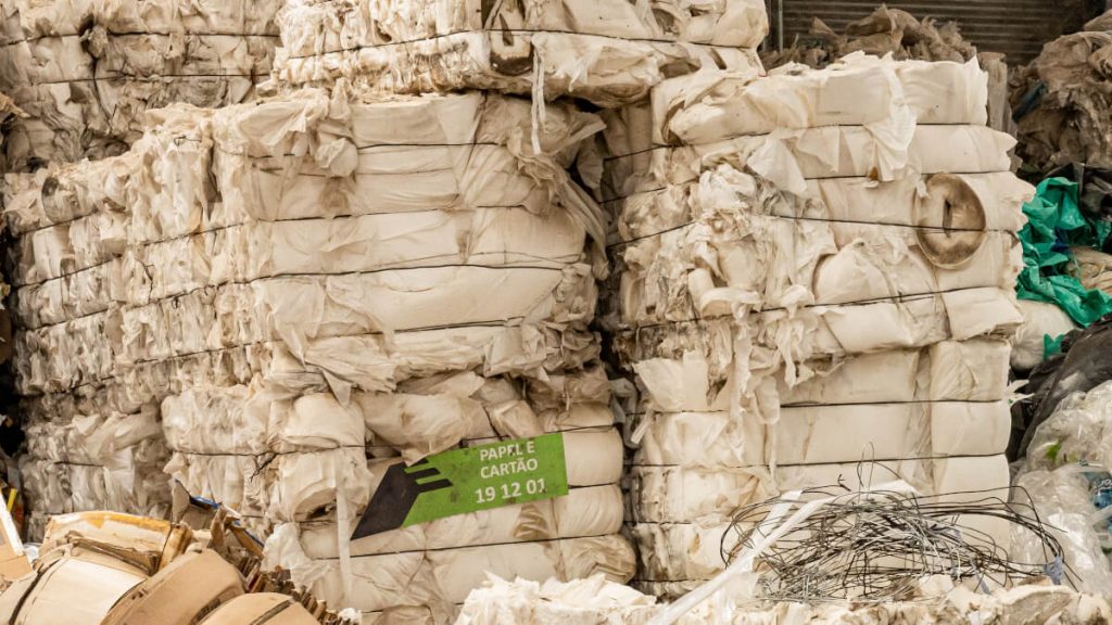 Sale of Paper and Cardboard – Linhambiente